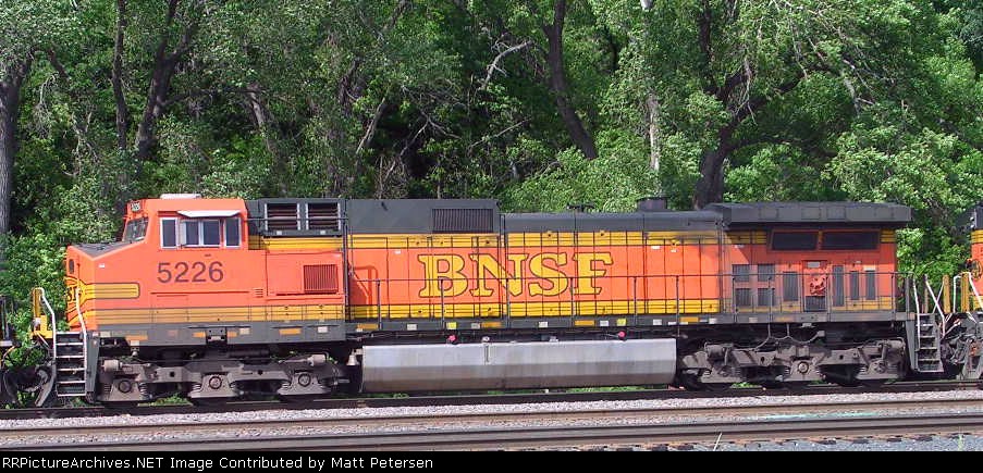 BNSF 5226